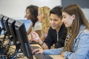 Hoe kun je digitale geletterdheid invoeren in het onderwijs? - Kennisnet